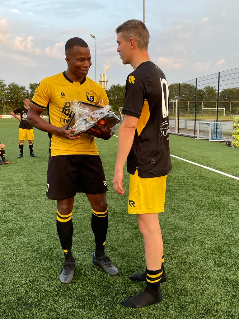 Komen en gaan | FC Vlotbrug